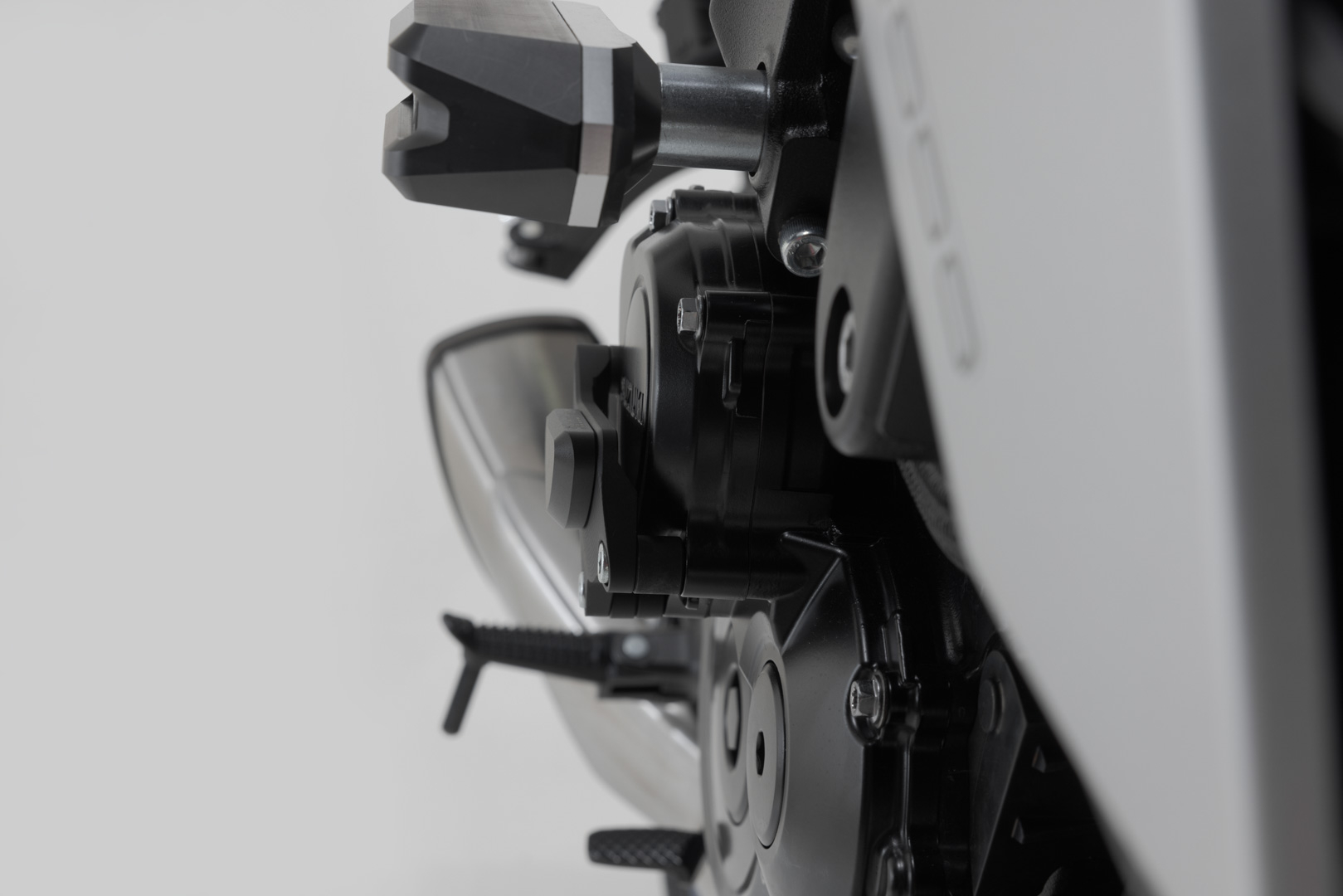 Engine housing cover protector for Suzuki GSX-S1000/ GSX-S1000GX/ GSX-S950 - SW-MOTECH