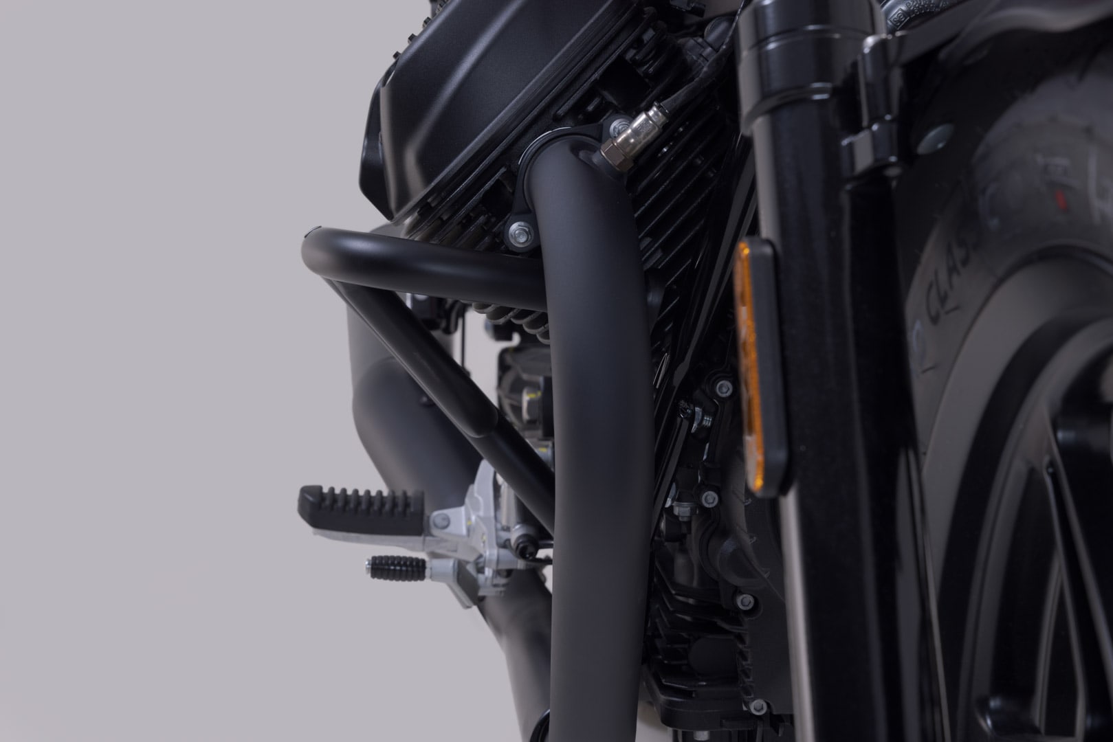 Robust crash bar for Moto Guzzi V7/V9 models ? SW-MOTECH - SW-MOTECH